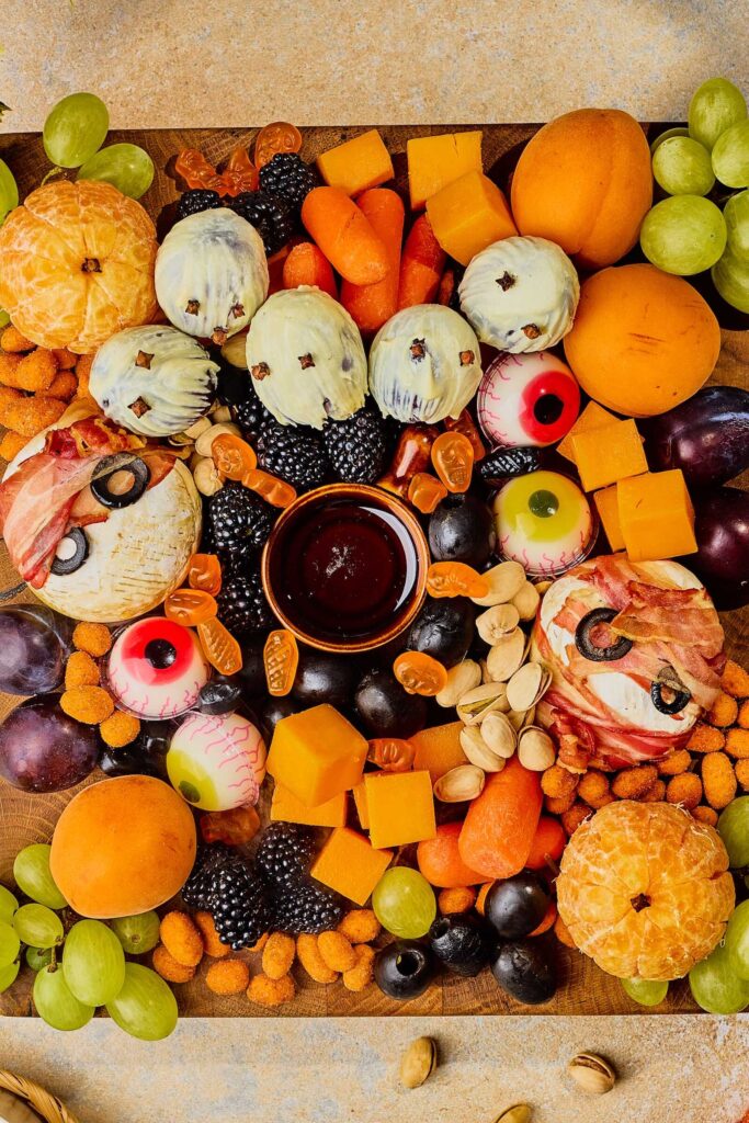 Healthy Halloween Snack Board for Kids - mommyhalloween.com